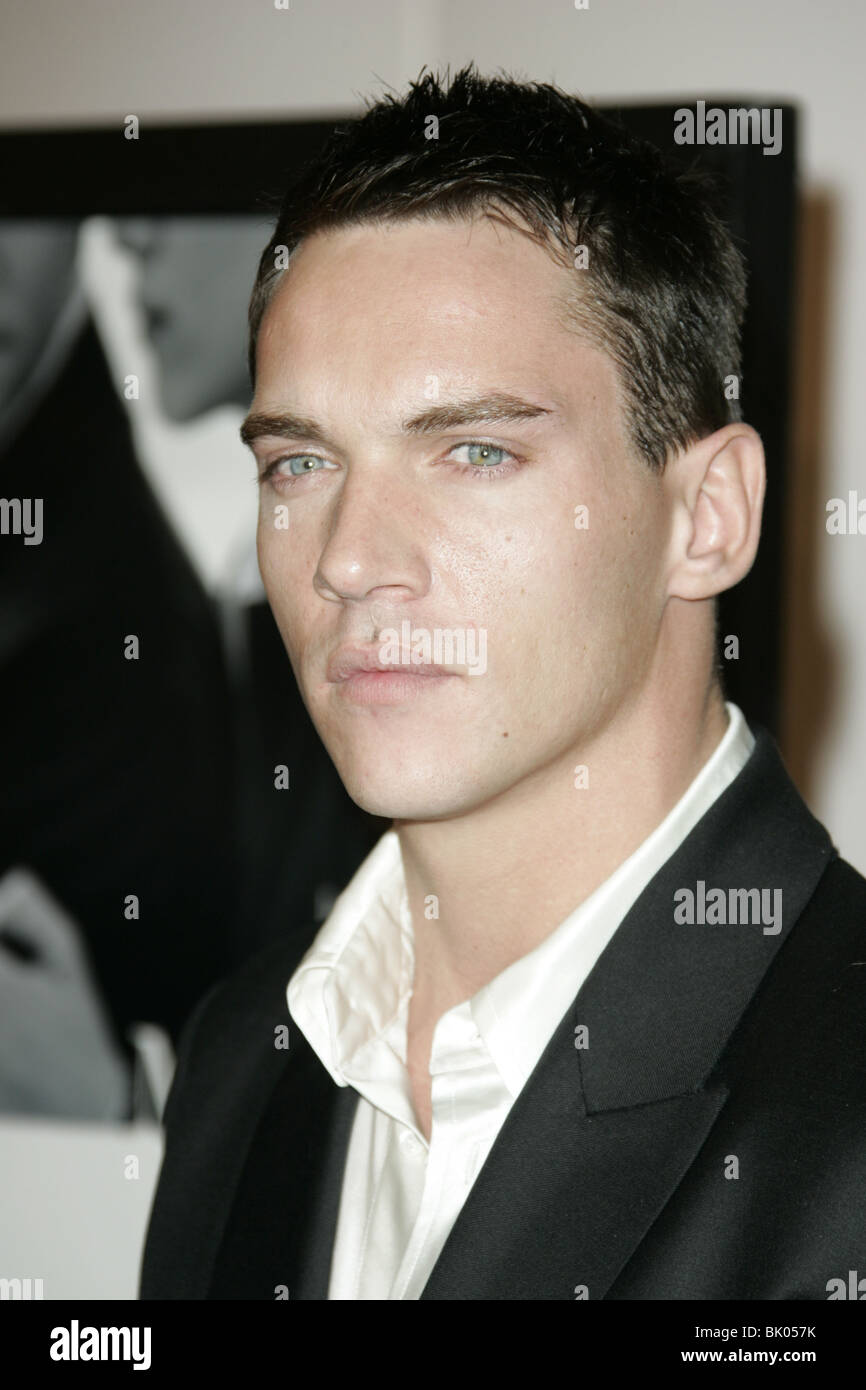 JONATHAN RHYS MEYERS MATCH POINT PREMIER LOS ANGELES COUNTY MUSEUM OF ...