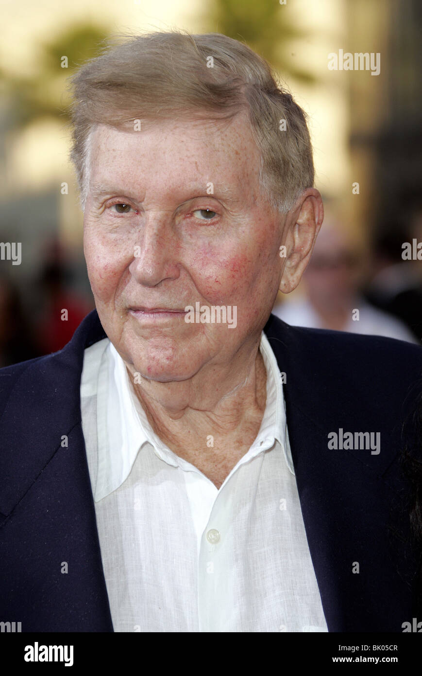 SUMNER REDSTONE WAR OF THE WORLDS FAN SCREENI CHINESE THEATRE HOLLYWOOD ...