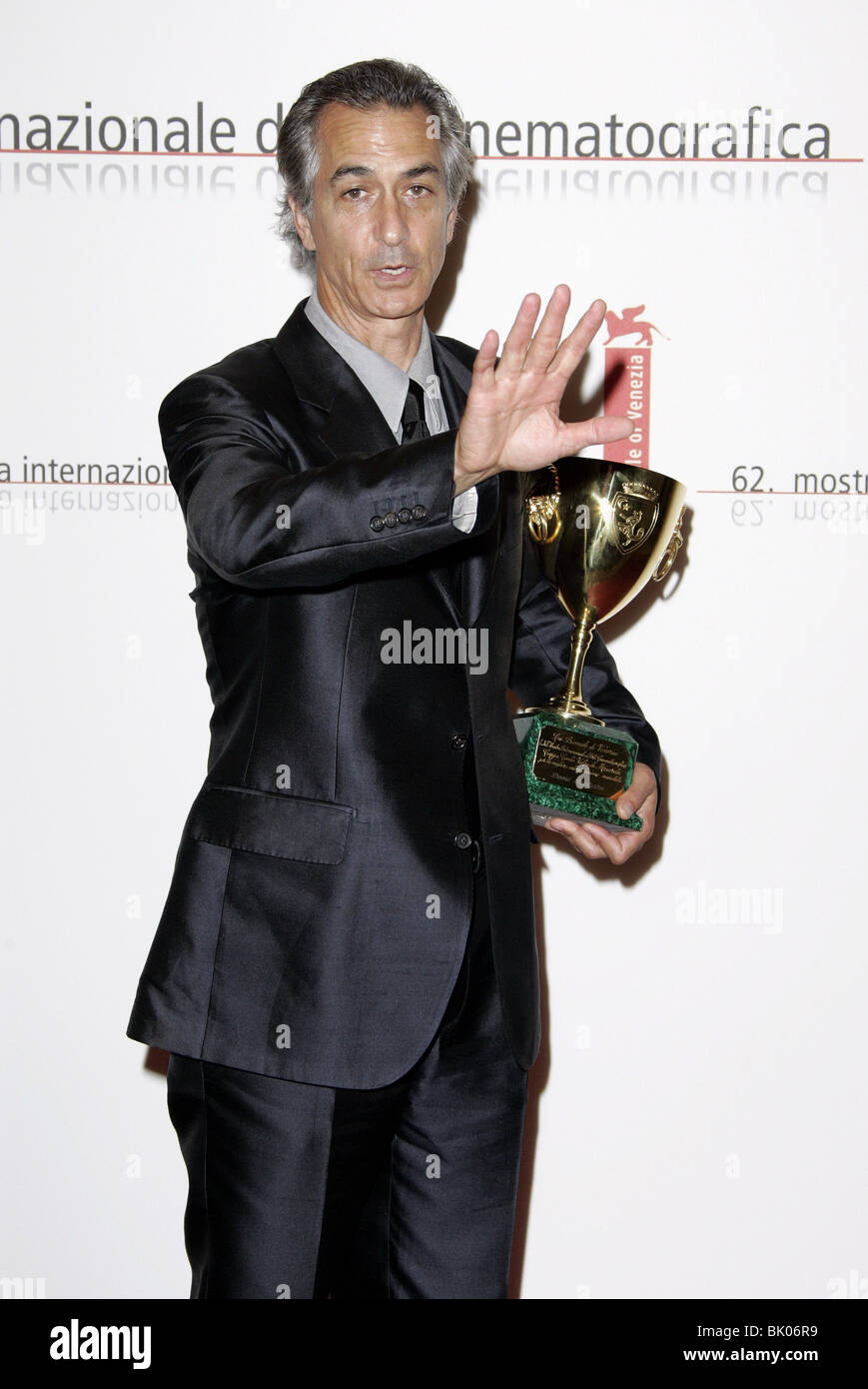 David Strathairn