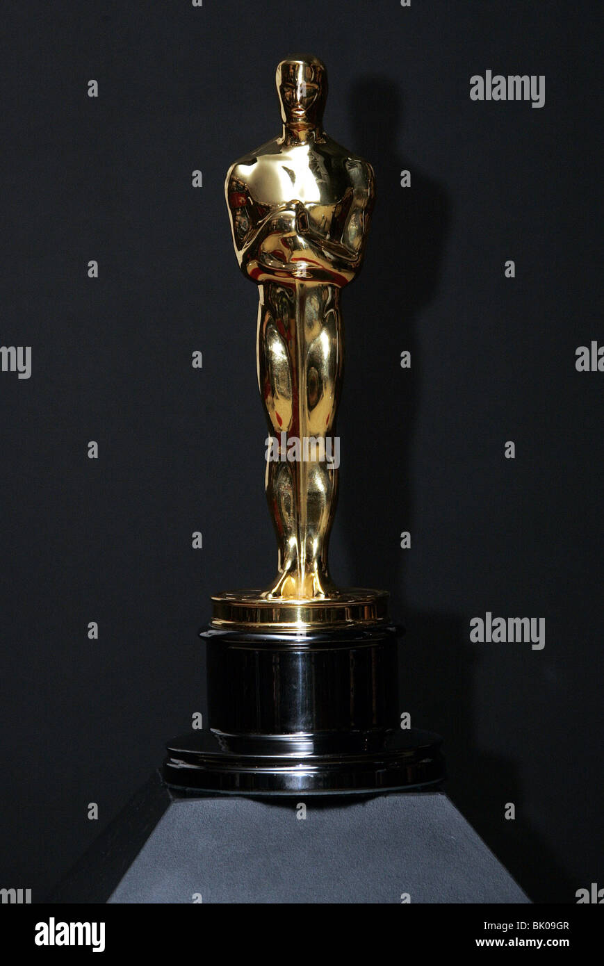 OSCAR MEET THE OSCARS:THE 50 GOLDEN STATUETTES HOLLYWOOD & HIGHLAND LOS ...