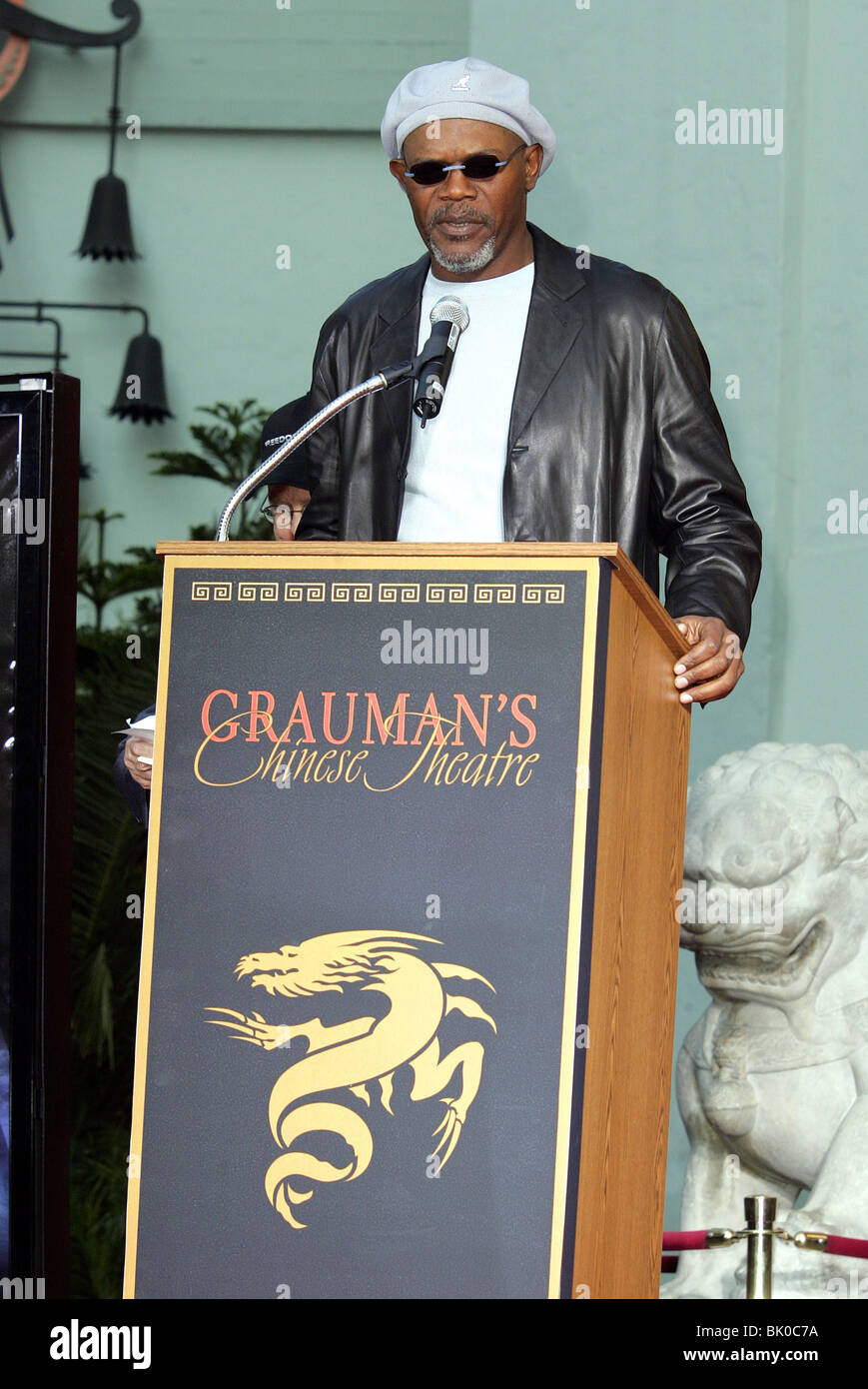 Samuel jackson samuel jackson hand hi-res stock photography and images ...