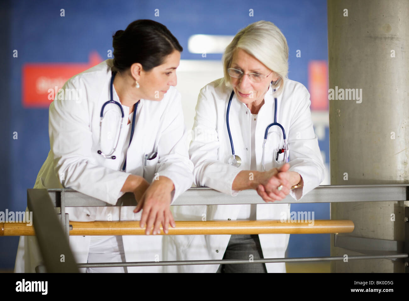 Female doctors hi-res stock photography and images - Alamy
