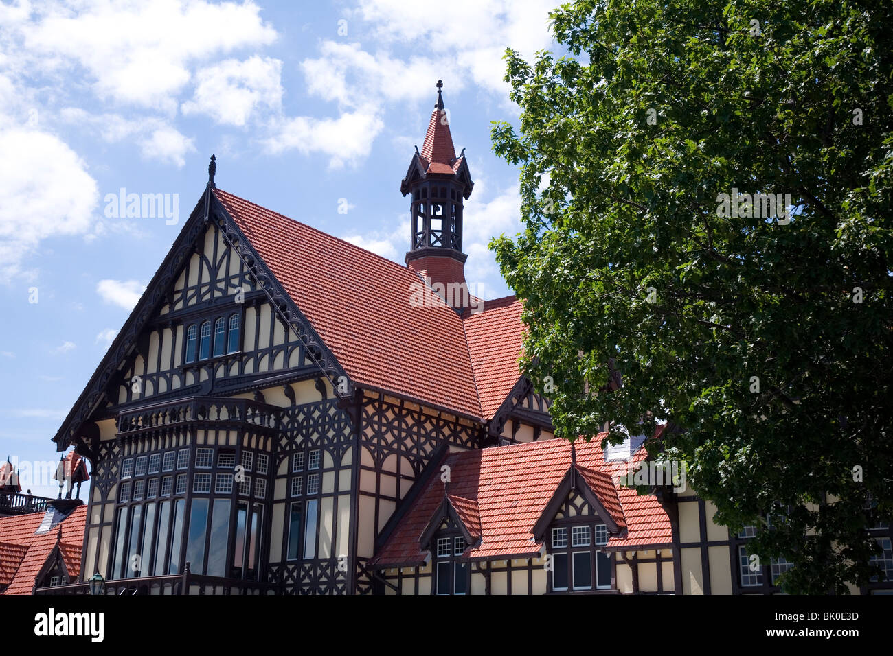 Elizabethan architecture hi-res stock photography and images - Alamy