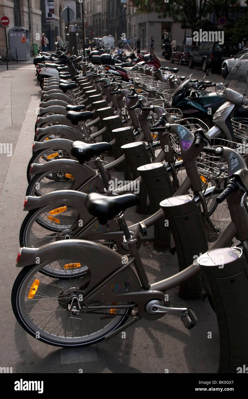 Paris velib rental bicycles hi-res stock photography and images - Alamy