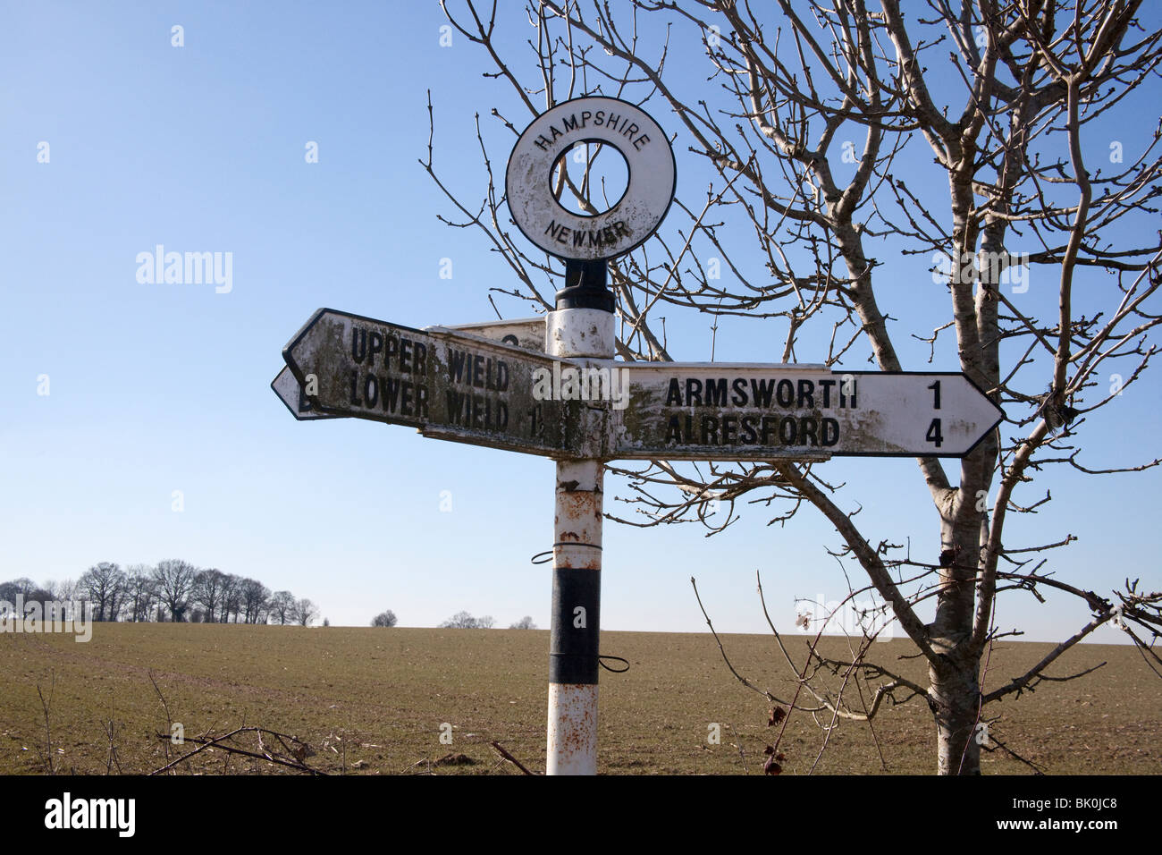 Traditional Signpost High Resolution Stock Photography and Images - Alamy