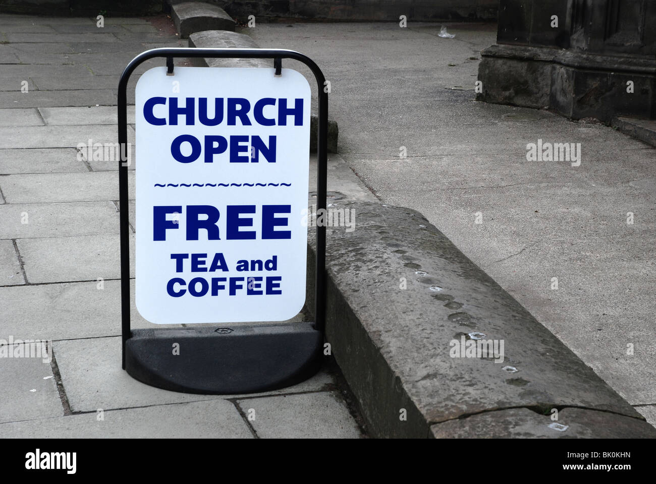 Church open sign hi-res stock photography and images - Alamy