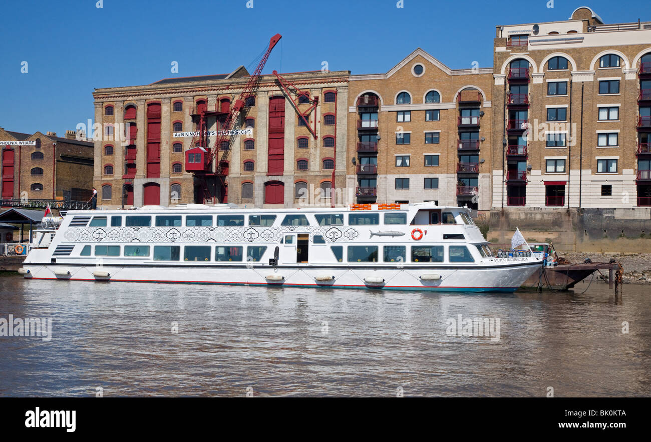 Silver Barracuda pleasure boat on River Thames outside King Henry's ...