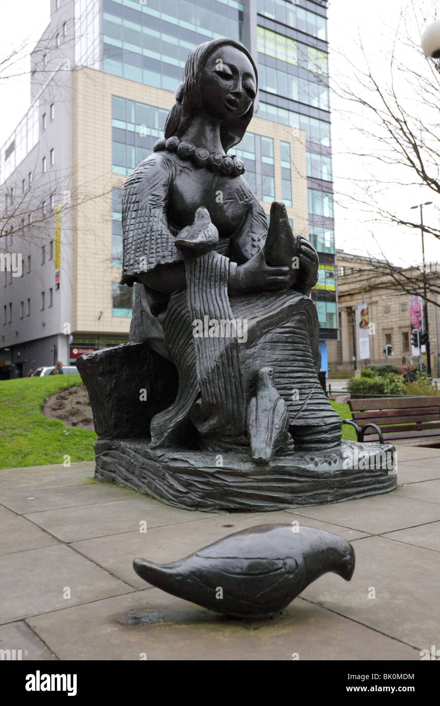 Barbara pearson sculpture hi-res stock photography and images - Alamy