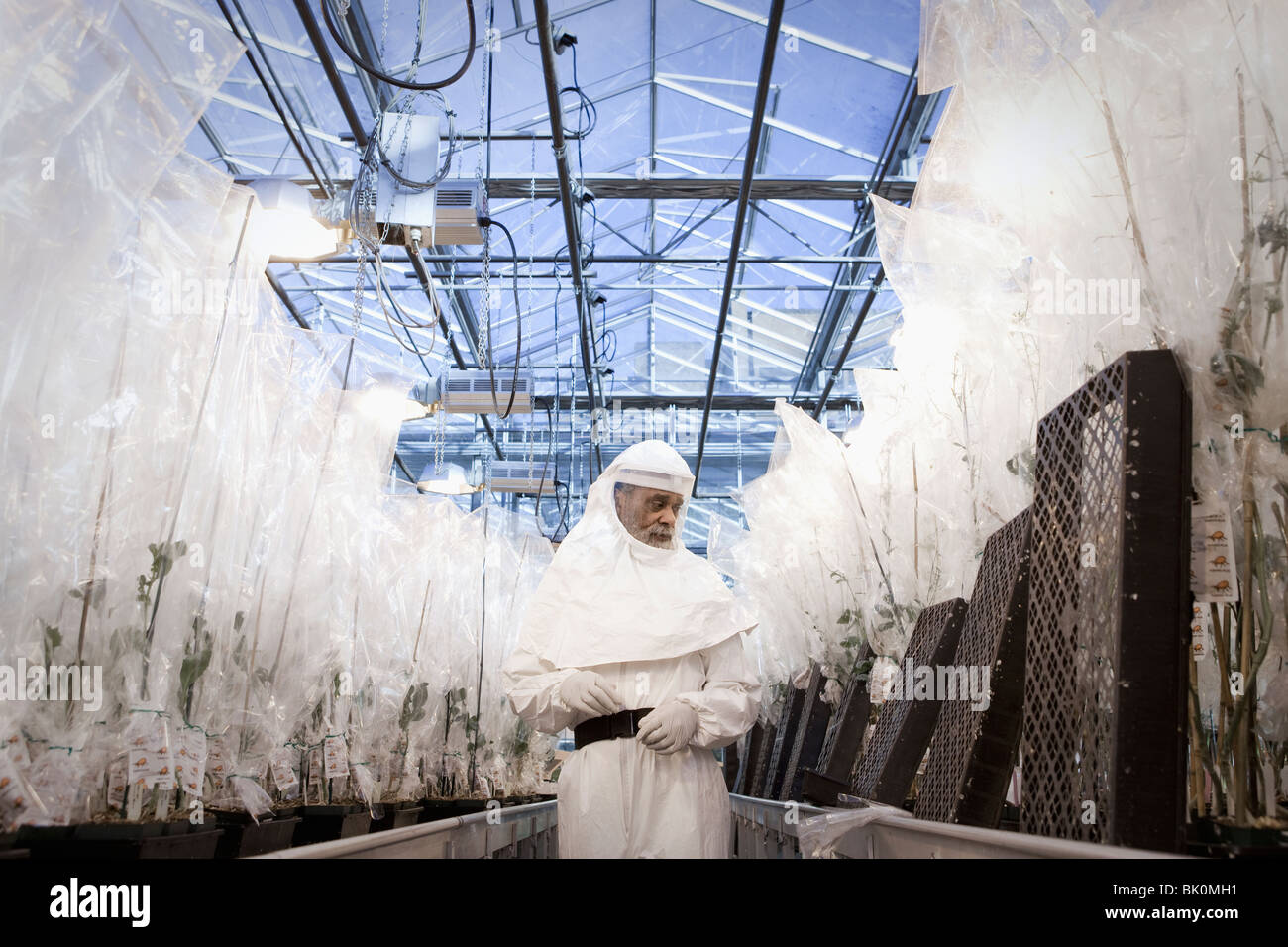 Scientist suit hi-res stock photography and images - Alamy