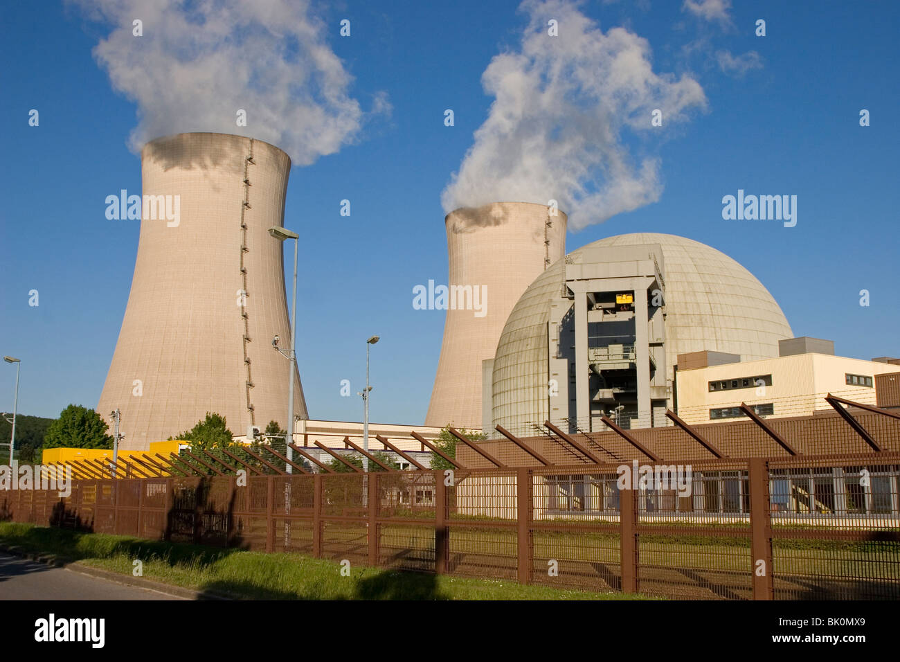 Nuclear power reactor with cooling tower Stock Photo - Alamy