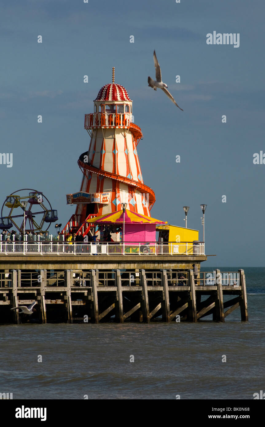 Victorian pier beach sand sea uk hi-res stock photography and images ...