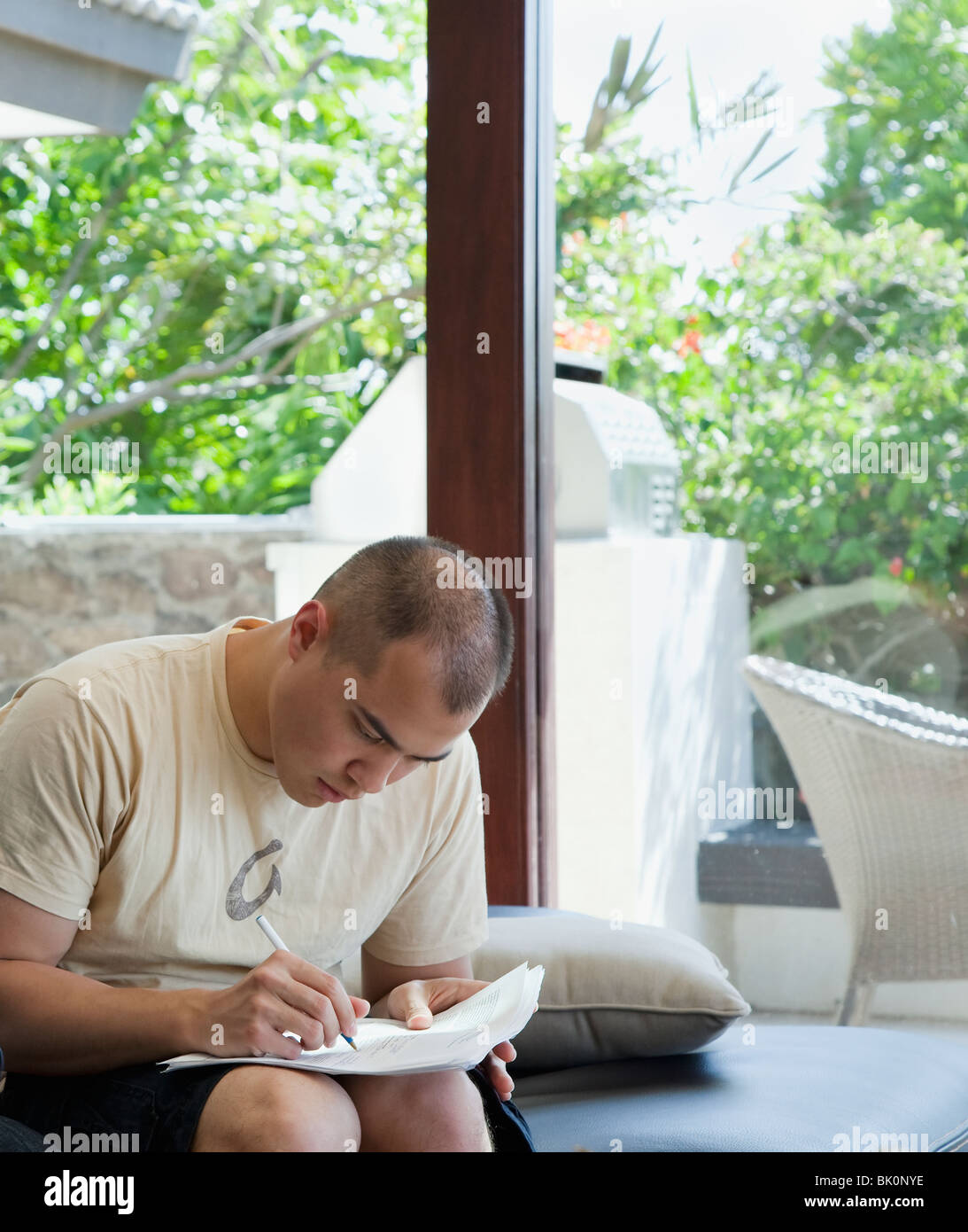 Filling out forms hi-res stock photography and images - Alamy