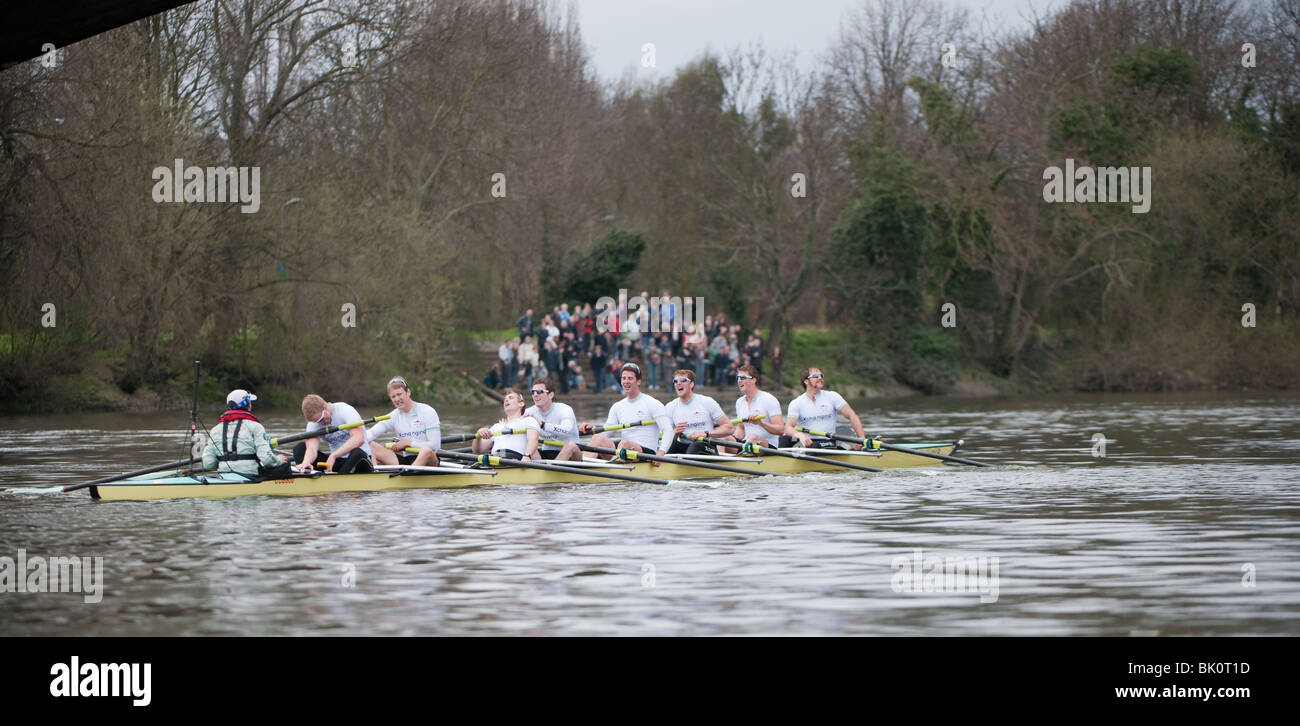 03/04/2010. The 156th Xchanging University Boat Race between Oxford ...