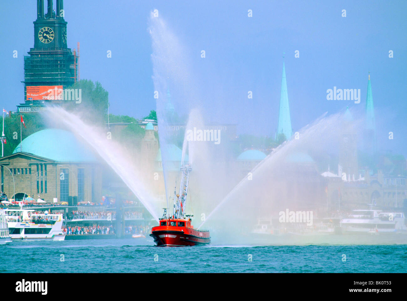 Fire boat the fire brigade hamburg hi-res stock photography and images ...