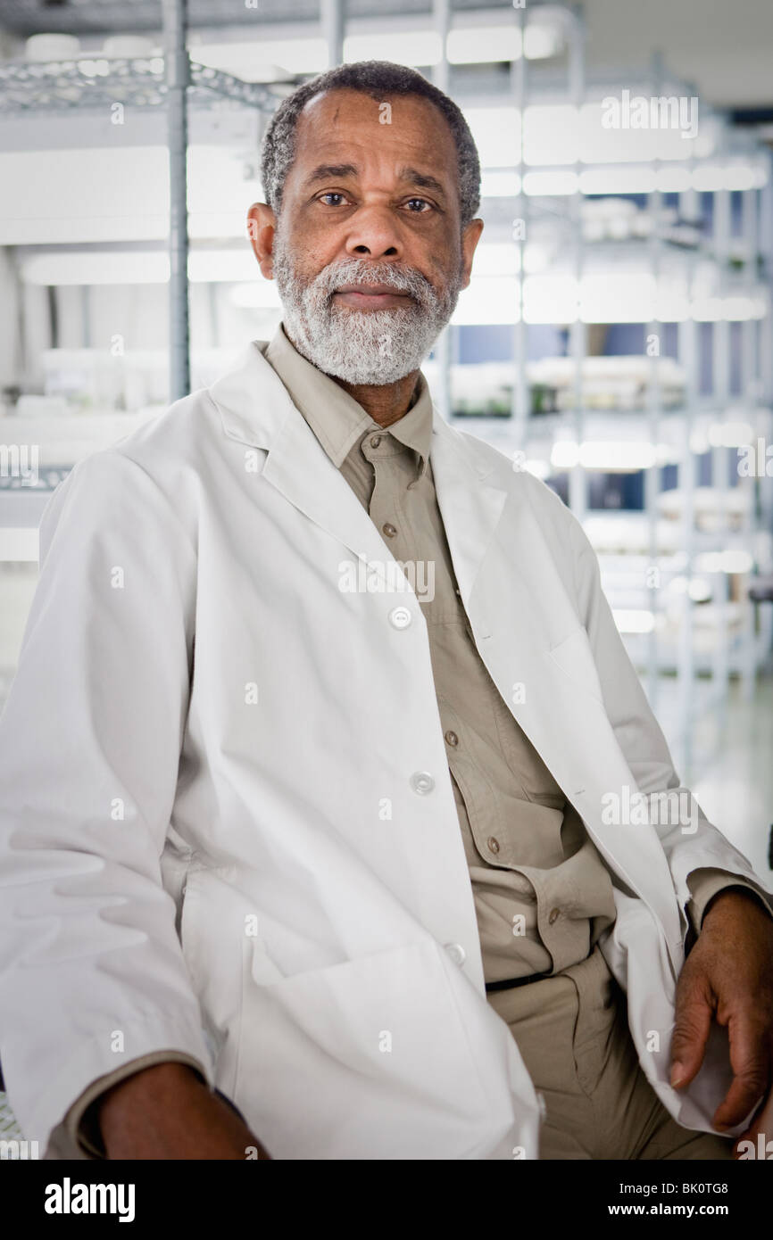 African American scientist working in laboratory Stock Photo - Alamy