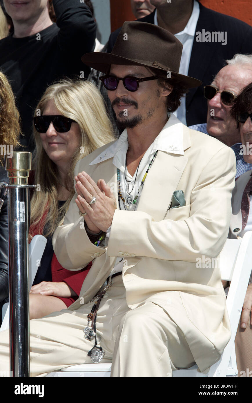 JOHNNY DEPP JOHNNY DEPP HAND PRINTS CEREM CHINESE THEATRE HOLLYWOOD LOS ...