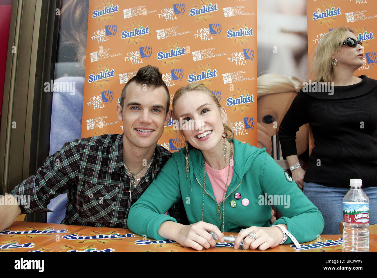 TYLER HILTON MOZELLA ONE TREE HILL FRIENDS WITH BENEFIT TOUR THE GROVE ...