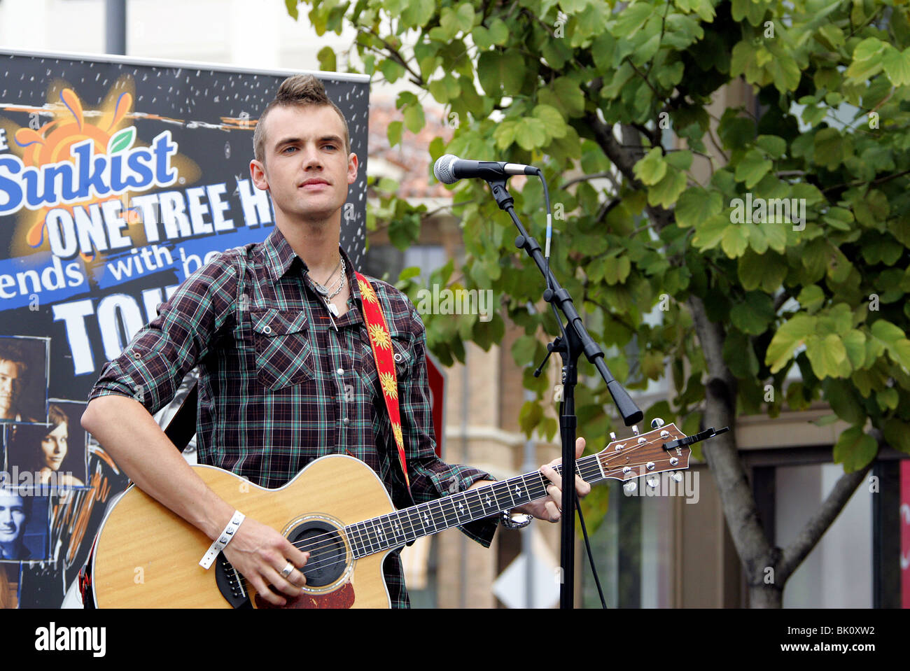 TYLER HILTON ONE TREE HILL FRIENDS WITH BENEFIT TOUR THE GROVE LOS ...