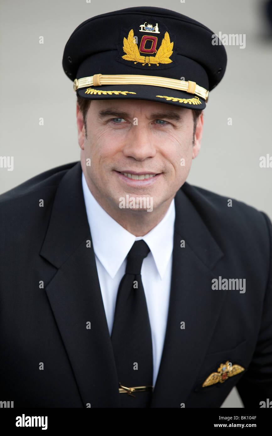 Pilot uniform hi-res stock photography and images - Alamy