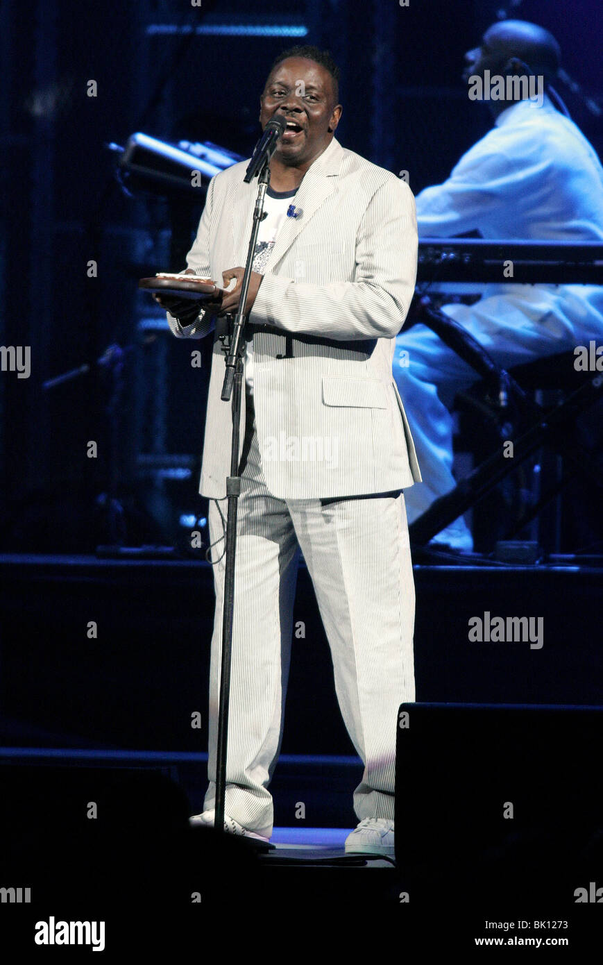 Philip bailey singer hi-res stock photography and images - Alamy