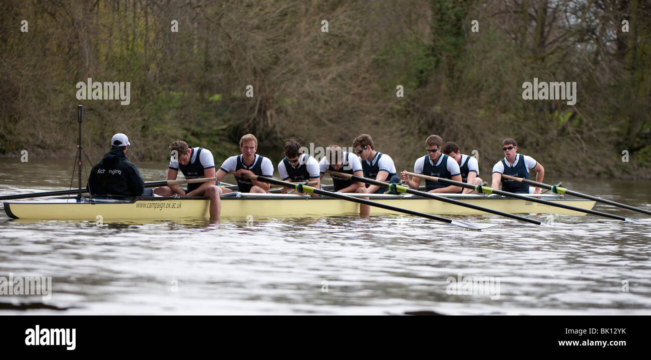 03/04/2010. The 156th Xchanging University Boat Race between Oxford ...