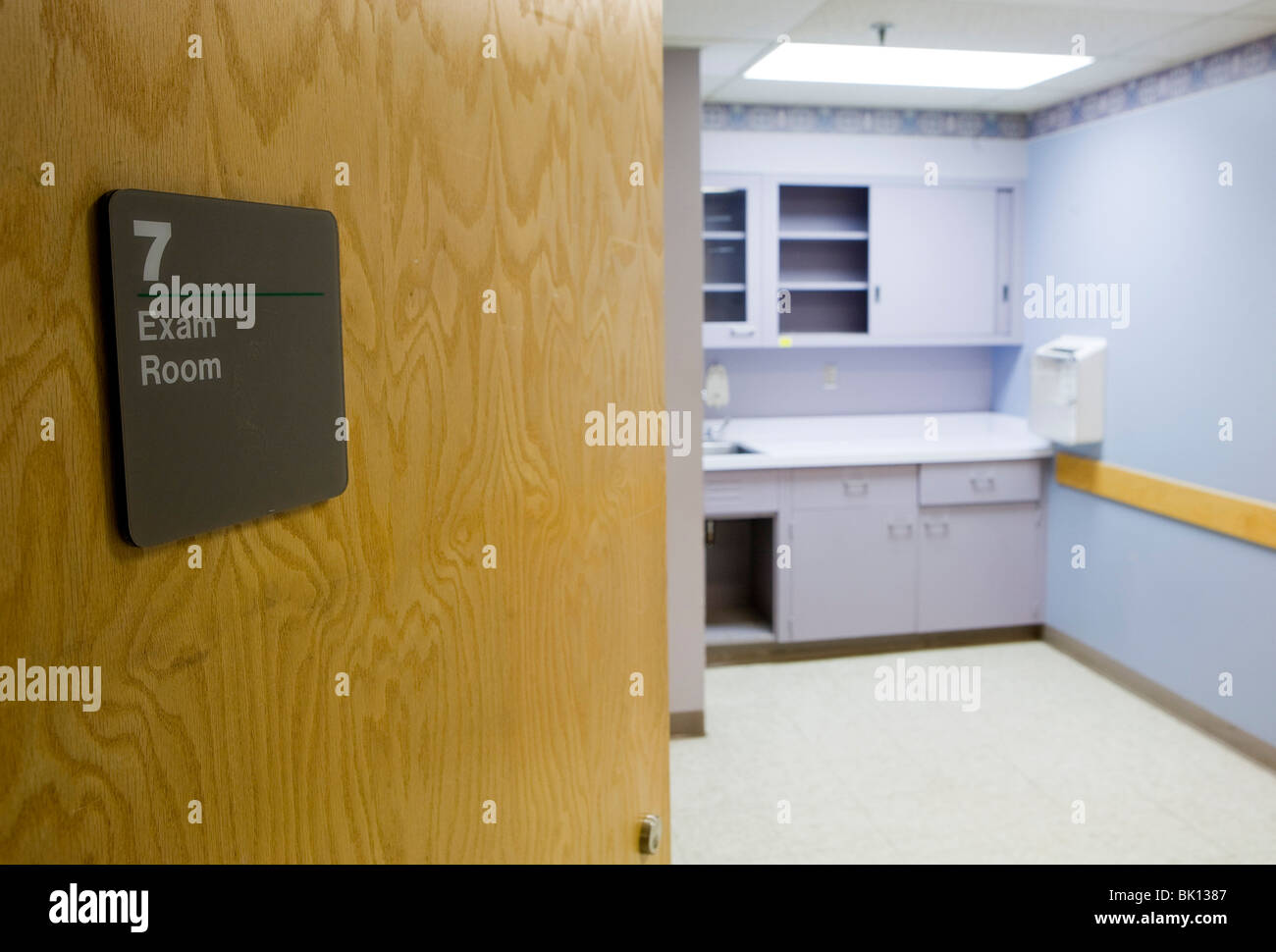 Hospital examination rooms Stock Photo - Alamy