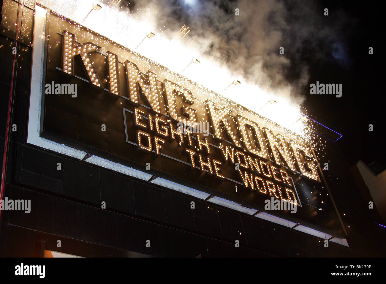 KING KONG SIGN KING KONG FILM PREMIER ODEON LEICESTER SQUARE LONDON ...