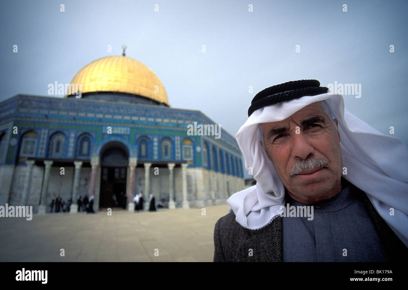Israel jerusalem portrait arab man hi-res stock photography and images ...