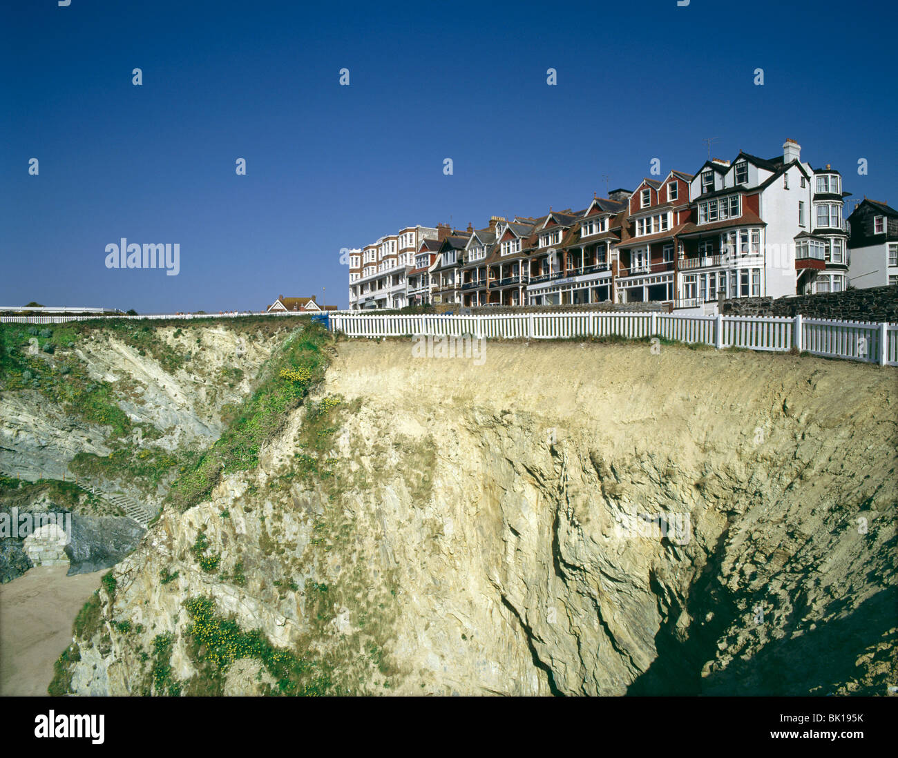 cliff top houses, newquay, cornwall, england Stock Photo - Alamy