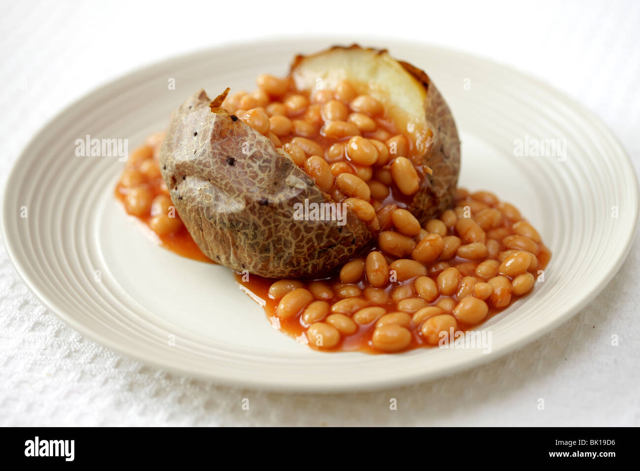 Jacket Potato and Baked Beans Stock Photo - Alamy