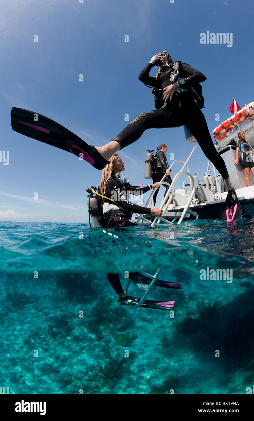 Woman scuba diver bahamas hi-res stock photography and images - Alamy