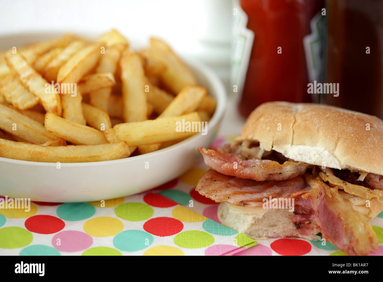 Crispy back bacon rashers hi-res stock photography and images - Alamy