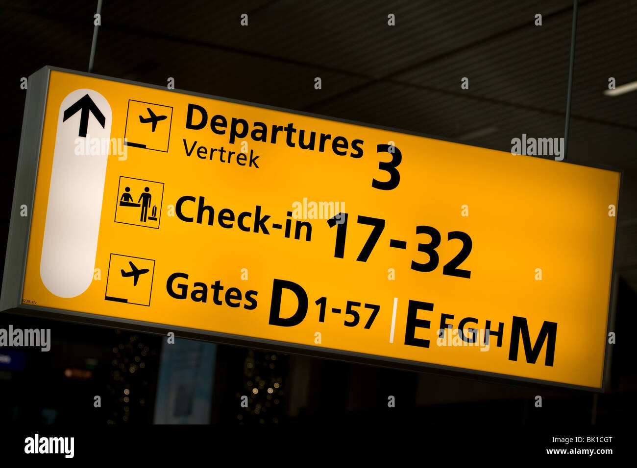 Boarding sign hi-res stock photography and images - Alamy