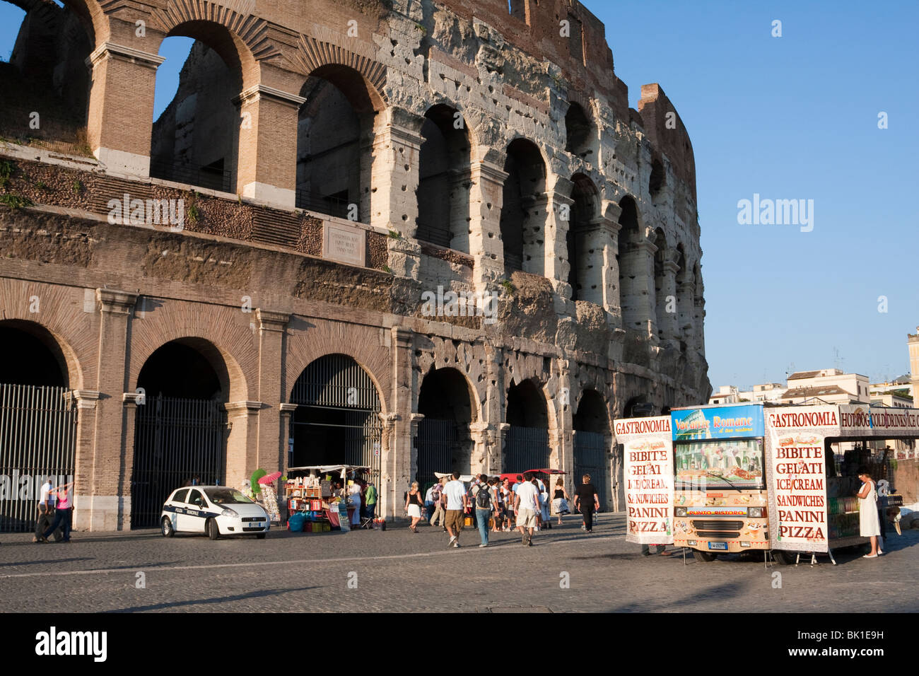 Colosseum, Rome. Italy. Food vendor in front of the colosseum Stock ...