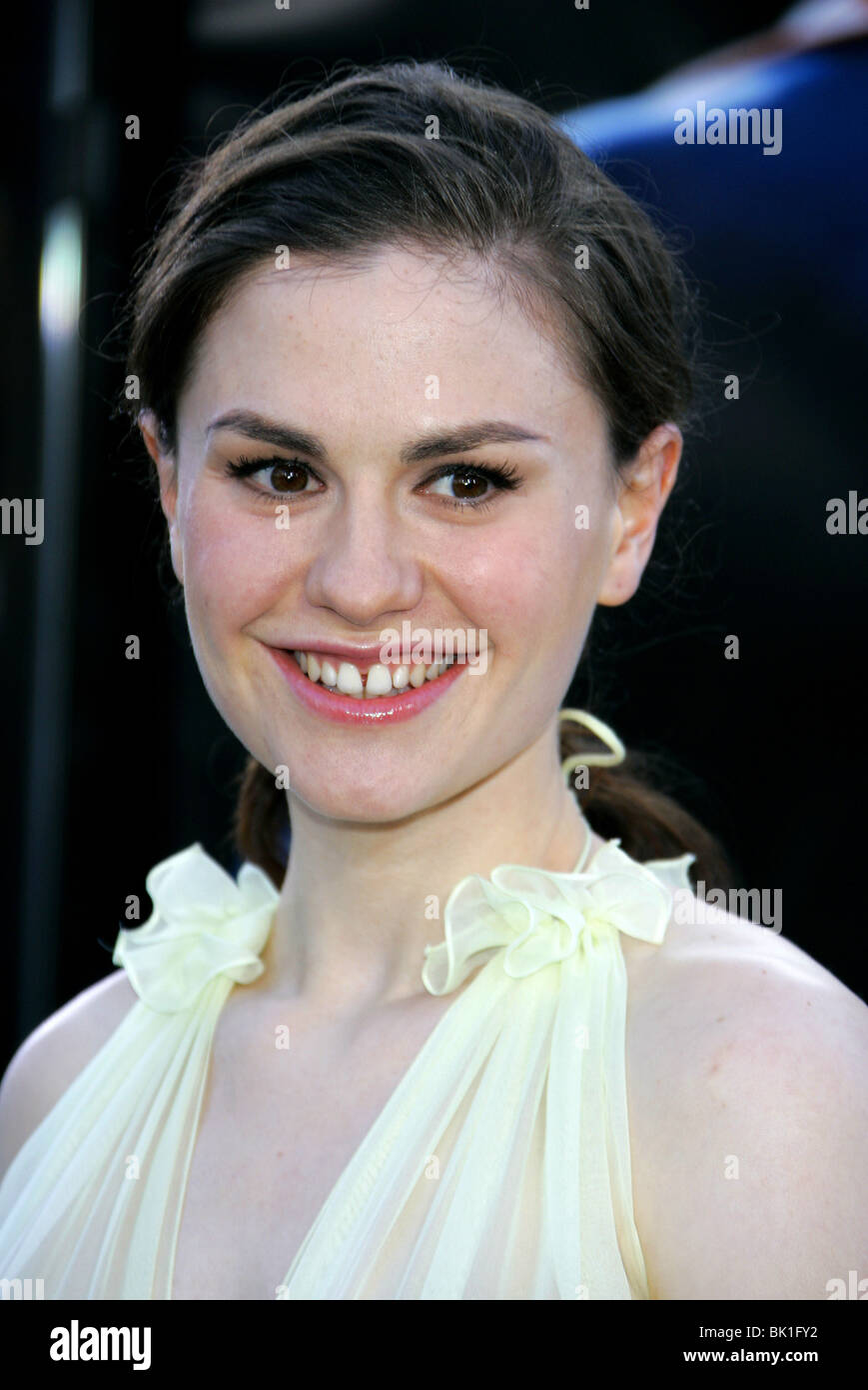 ANNA PAQUIN SUPERMAN RETURNS WORLD PREMIERE WESTWOOD LOS ANGELES USA 21 ...