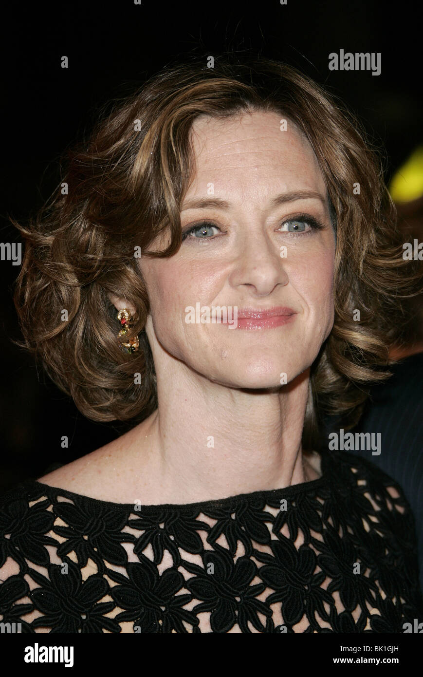 Joan cusack hi-res stock photography and images - Alamy