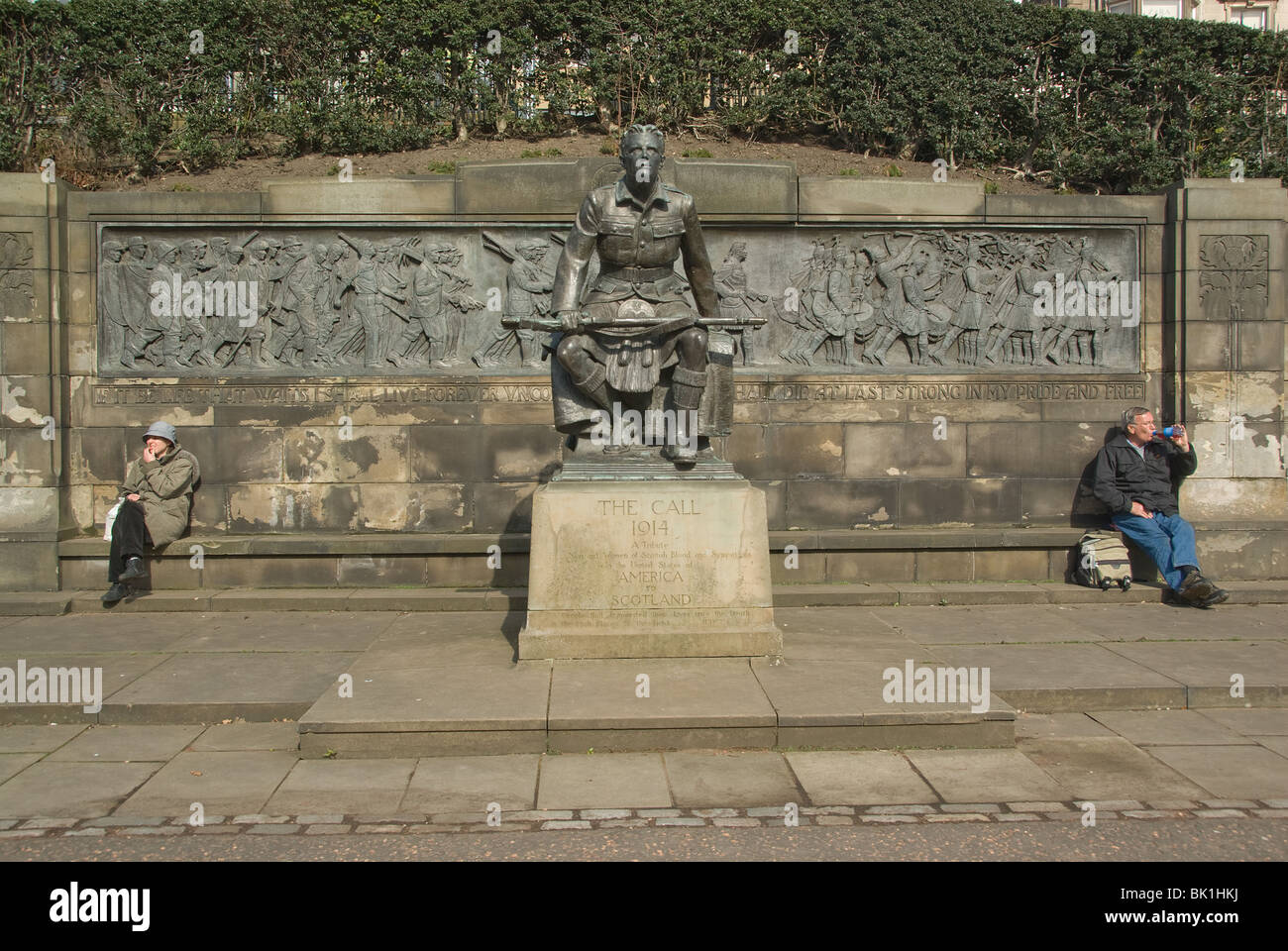 Statue two men hi-res stock photography and images - Alamy