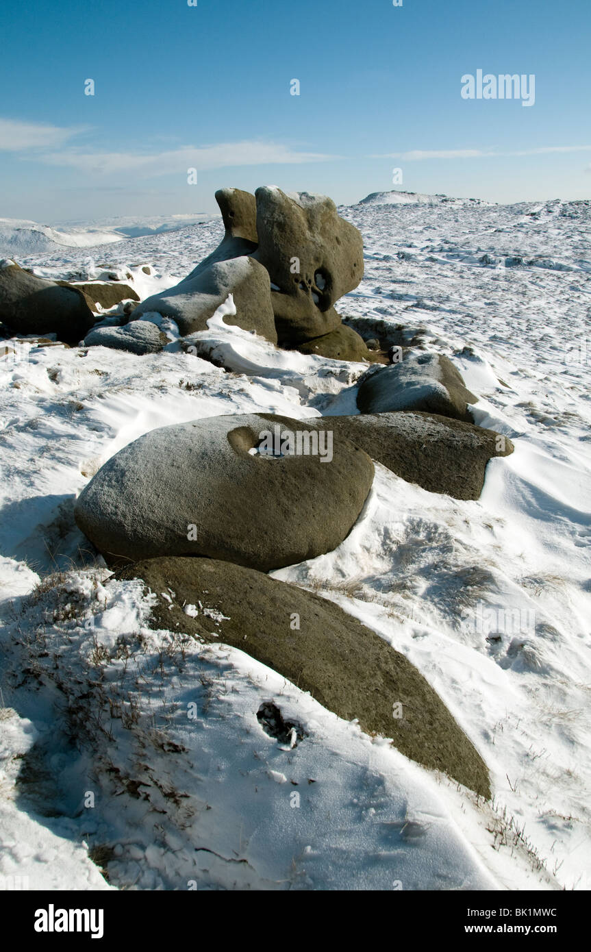 Wind sculpted Millstone Grit rocks on the Kinder Scout plateau, above ...