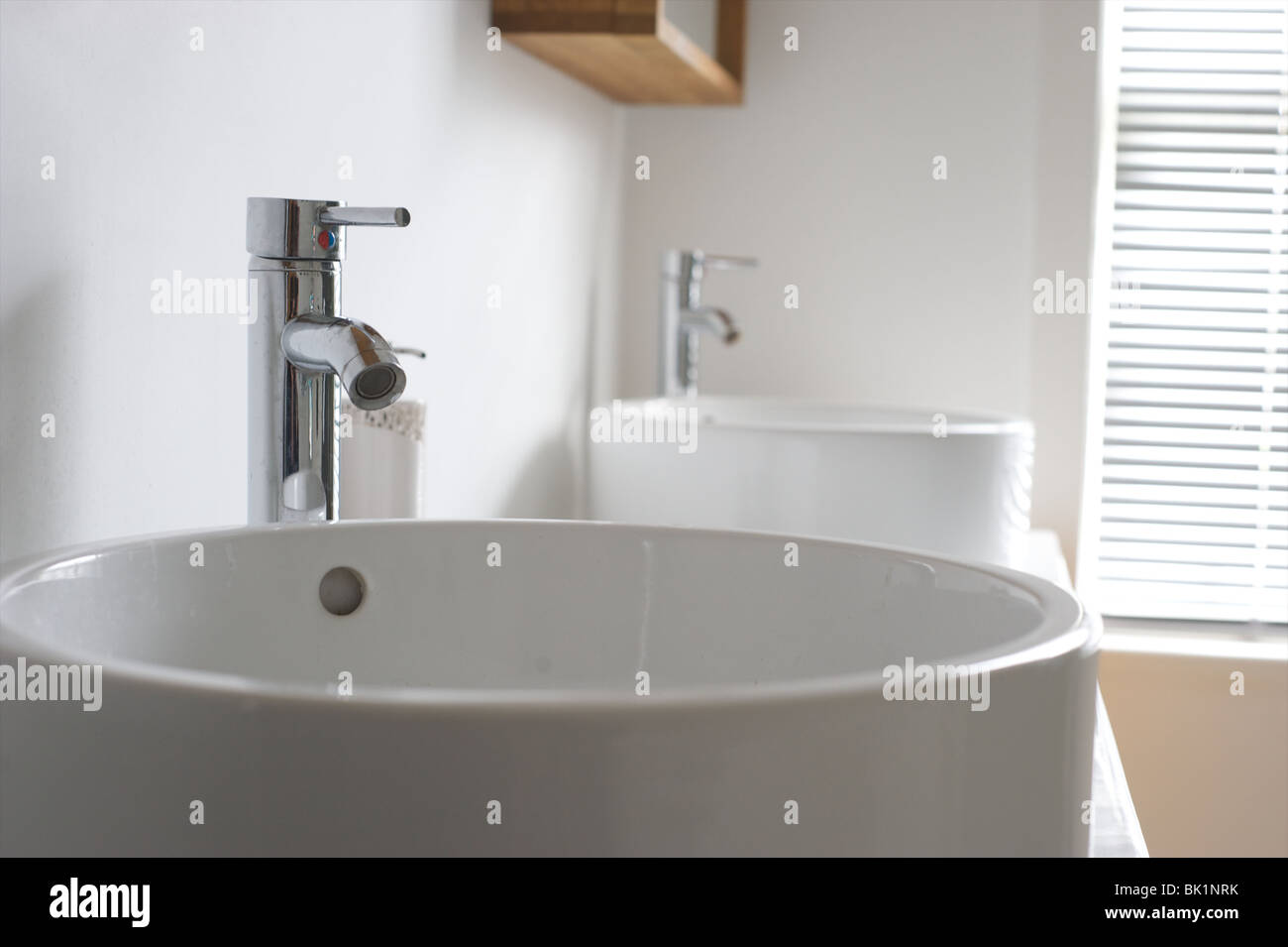 Bathroom wash basins hi-res stock photography and images - Alamy
