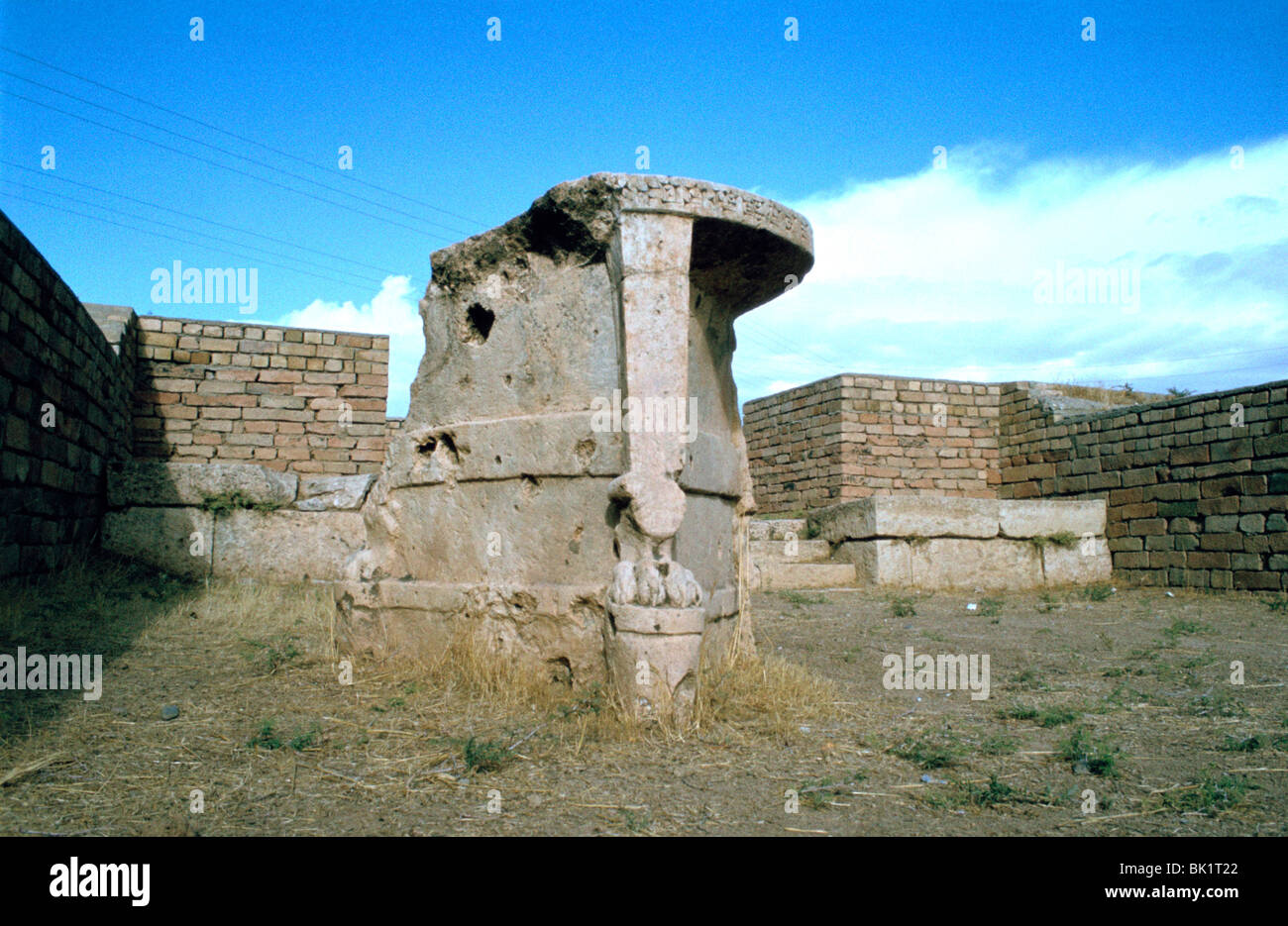 Temple sibitti khorsabad iraq 1977 hi-res stock photography and images ...