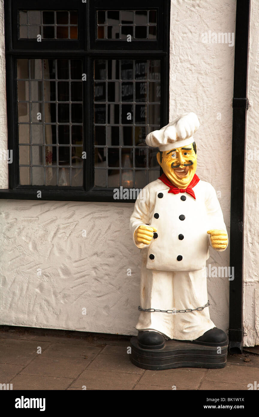 Chef statue hi-res stock photography and images - Alamy