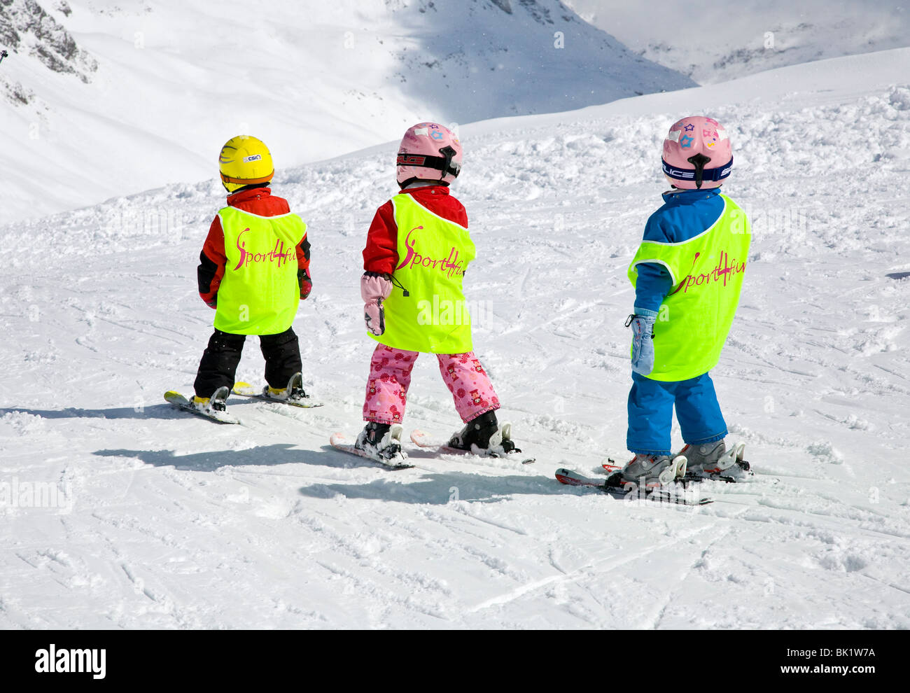 Little skiers hi-res stock photography and images - Alamy