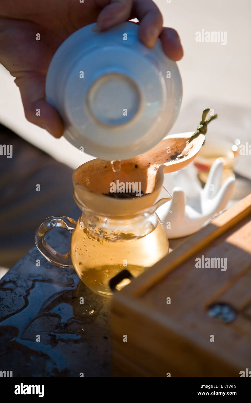 Chinese tea ceremony. Bamboo Temple, Kunming, China Stock Photo - Alamy