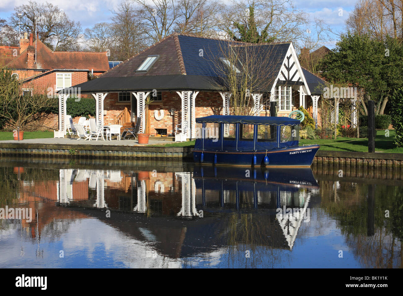 Weybridge surrey england uk hi-res stock photography and images - Alamy