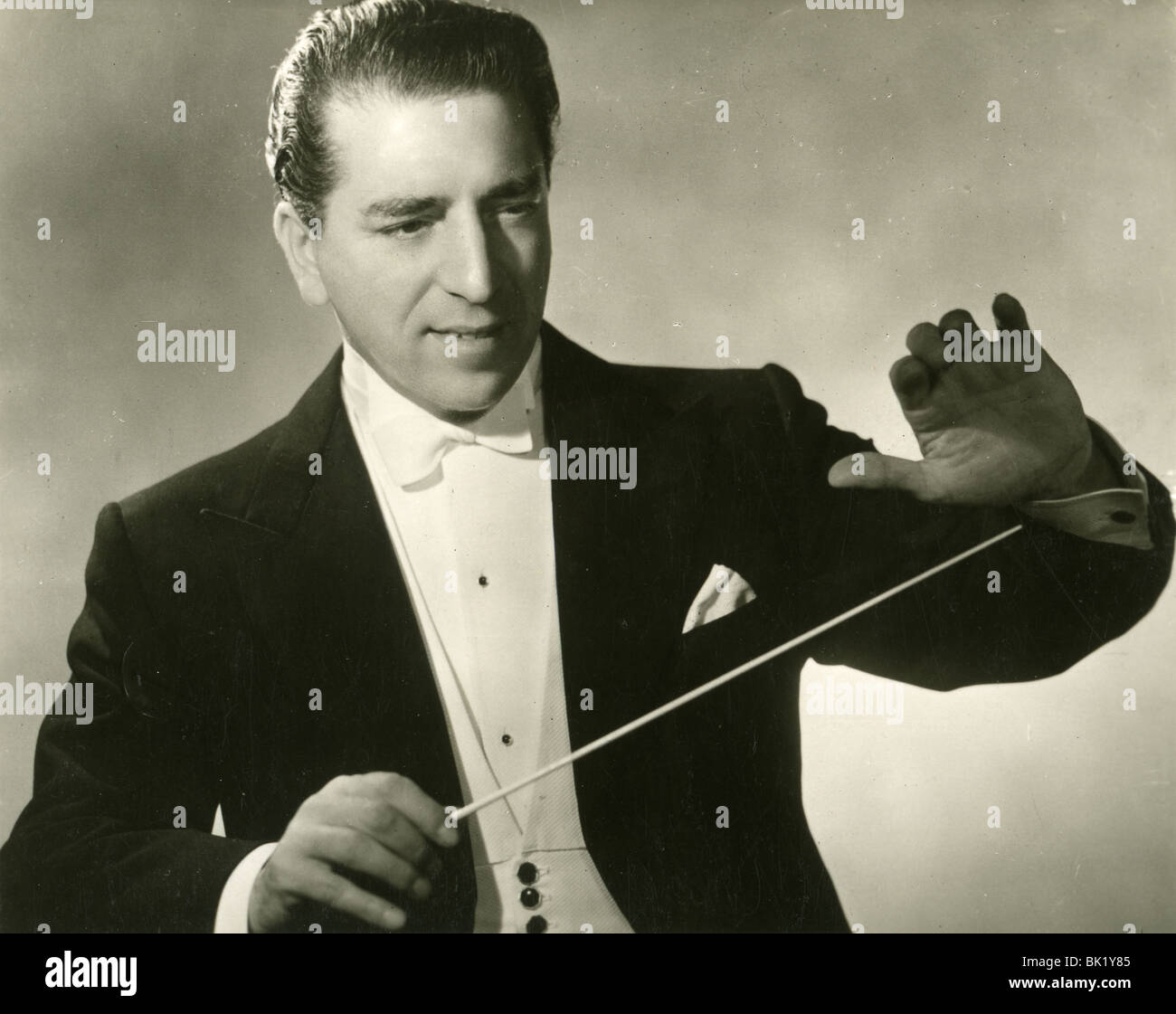 ANNUNZIO PAOLO MANTOVANI - Italian-born light orchestral conductor ...