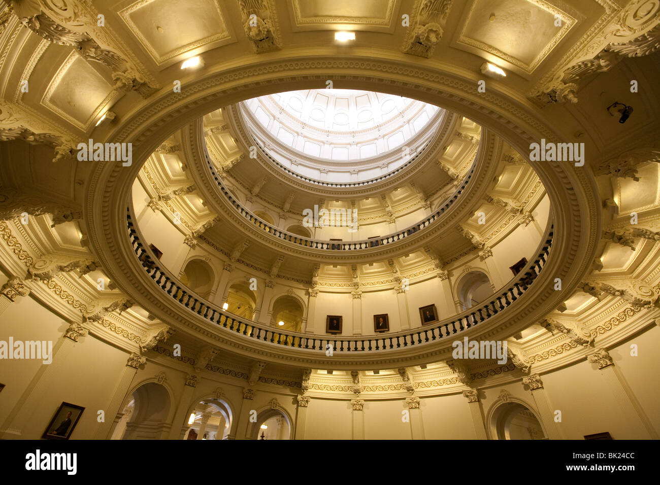 Texas state capitol building interior hi-res stock photography and ...