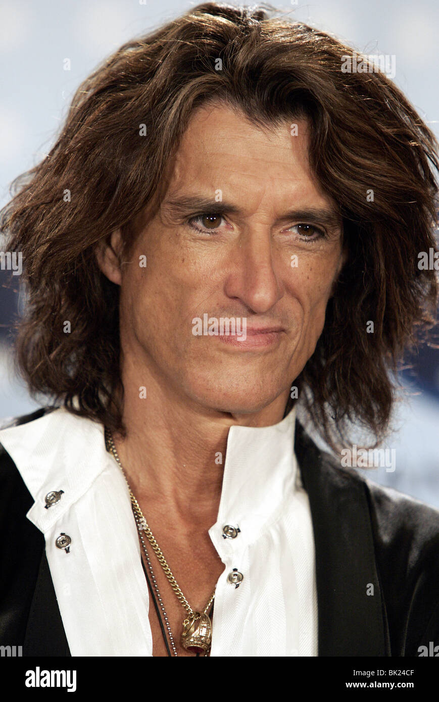 JOE PERRY 6TH AMERICAN IDOL GRAND FINALE KODAK THEATRE HOLLYWOOD LOS ...