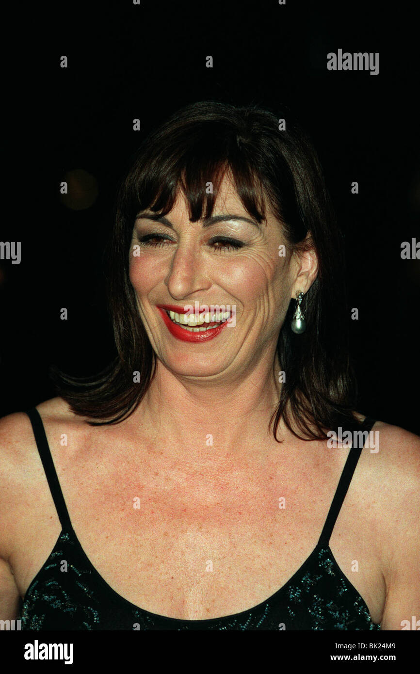 ANJELICA HUSTON 14 April 1998 Stock Photo - Alamy