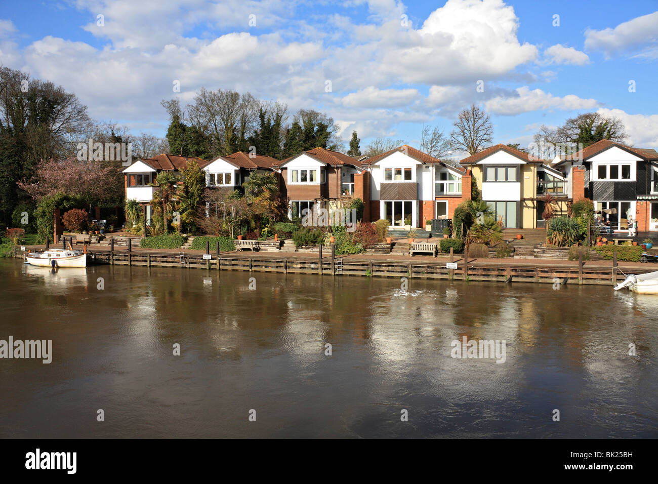 Weybridge hi-res stock photography and images - Alamy