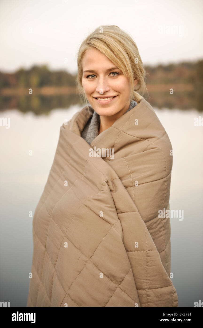 People wrapped up from cold hi-res stock photography and images - Alamy